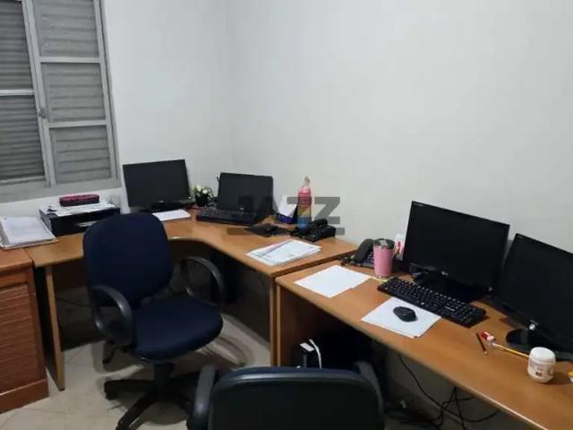 Casa / Sobrado para Venda em São José dos Campos/SP Jardim São Dimas 4 Quartos