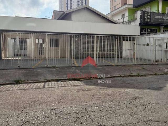 Casa / Sobrado para Venda em São José dos Campos/SP Jardim São Dimas 5 Quartos