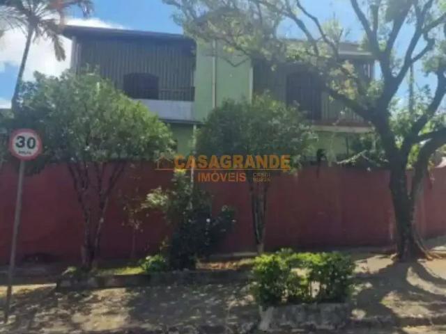 Casa / Sobrado para Venda em São José dos Campos/SP Jardim São Jorge 4 Quartos