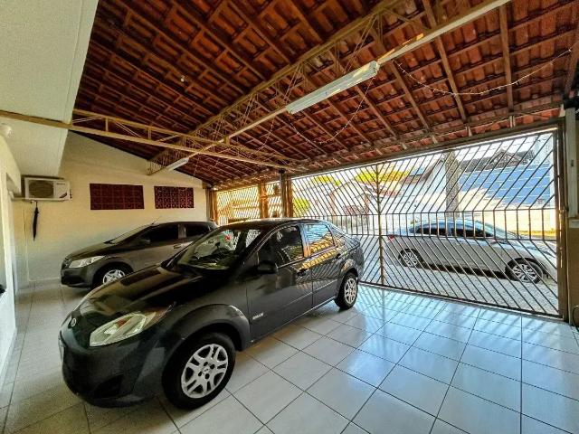 Casa / Sobrado para Venda em São José dos Campos/SP Jardim Satélite 3 Quartos