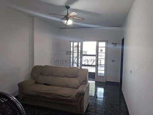 Casa / Sobrado para Venda em São José dos Campos/SP Jardim Telespark 3 Quartos