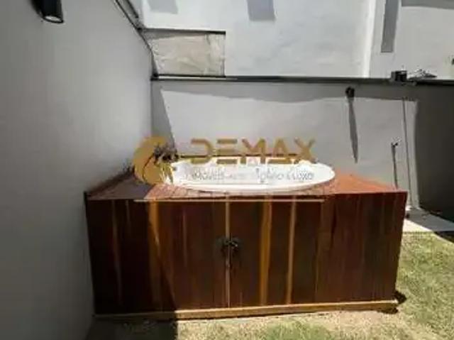 Casa / Sobrado para Venda em São José dos Campos/SP Loteamento Floresta 4 Quartos