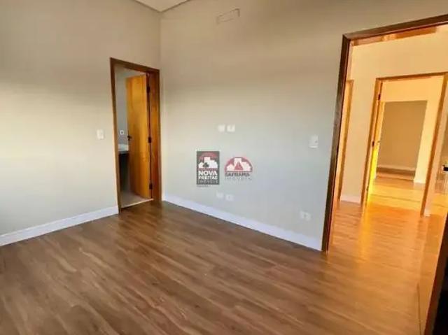 Casa / Sobrado para Venda em São José dos Campos/SP Loteamento Floresta 4 Quartos