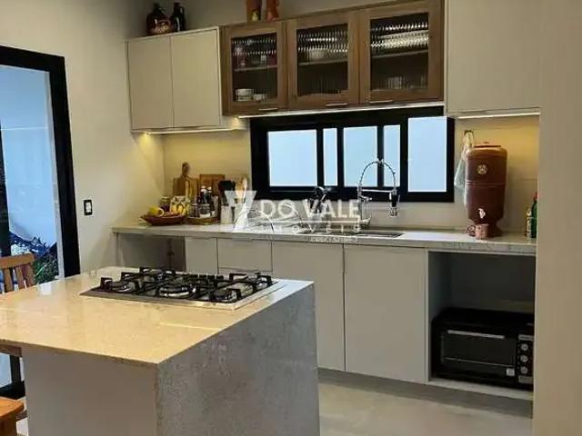 Casa / Sobrado para Venda em São José dos Campos/SP Loteamento Floresta 3 Quartos