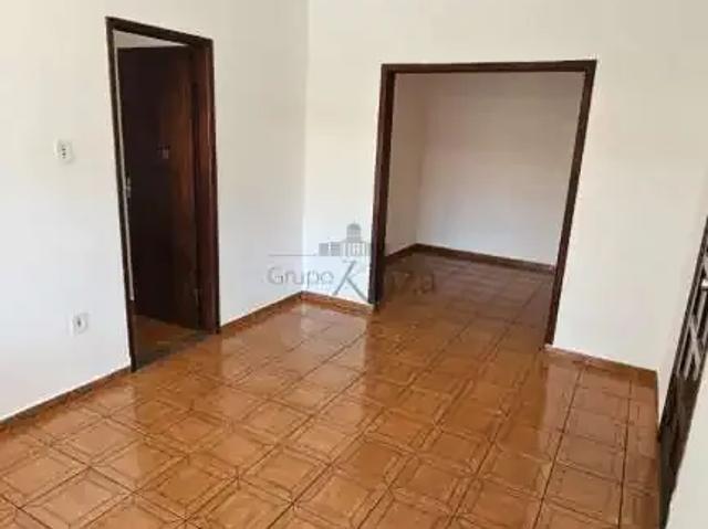 Casa / Sobrado para Venda em São José dos Campos/SP Monte Castelo 3 Quartos