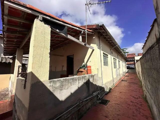 Casa / Sobrado para Venda em São José dos Campos/SP Santana 4 Quartos