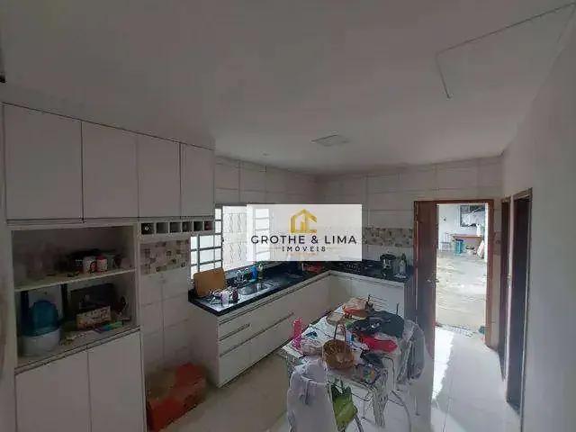 Casa / Sobrado para Venda em São José dos Campos/SP Santana 4 Quartos