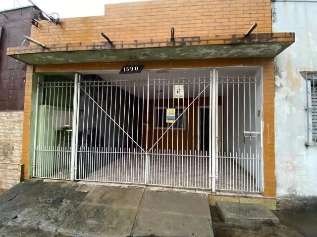 Casa / Sobrado para Venda em São José dos Campos/SP Santana 2 Quartos
