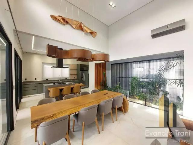 Casa / Sobrado para Venda em São José dos Campos/SP Parque Residencial Aquarius 4 Quartos