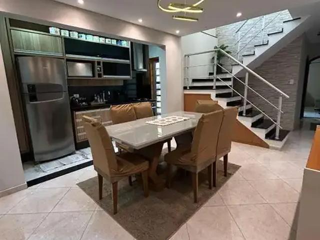 Casa / Sobrado para Venda em São José dos Campos/SP Residencial União 4 Quartos
