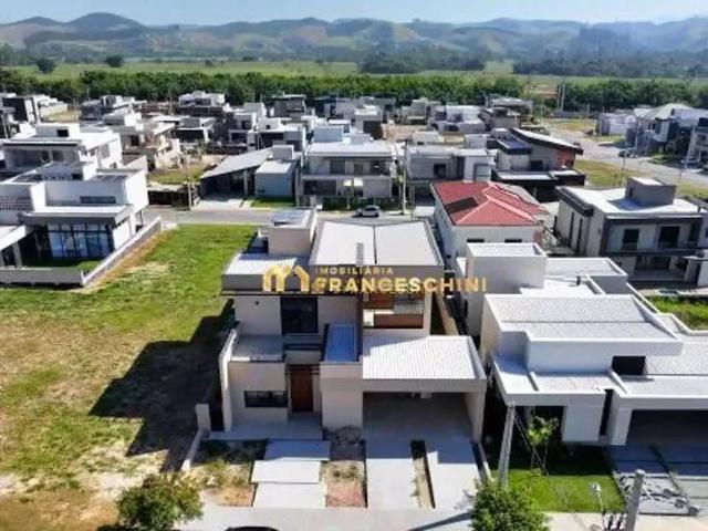 Casa / Sobrado para Venda em São José dos Campos/SP Urbanova 3 Quartos