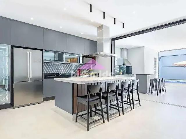 Casa / Sobrado para Venda em São José dos Campos/SP Urbanova 4 Quartos