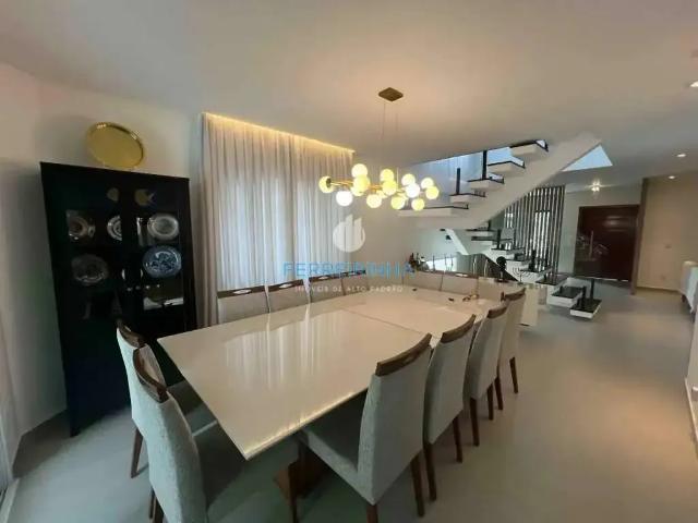 Casa / Sobrado para Venda em São José dos Campos/SP Urbanova 5 Quartos