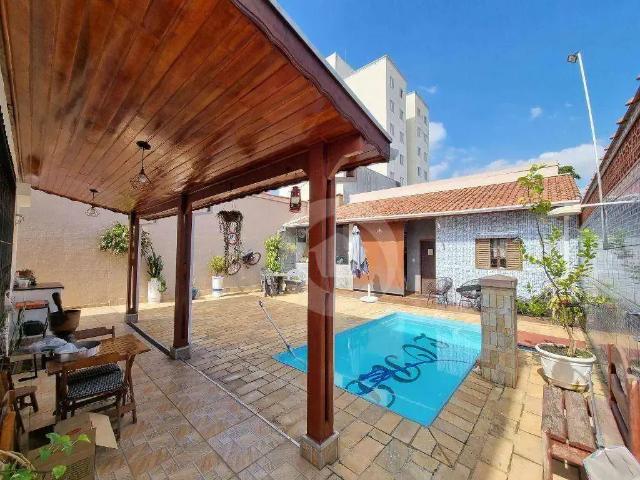 Casa / Sobrado para Venda em São José dos Campos/SP Vila Tatetuba 3 Quartos