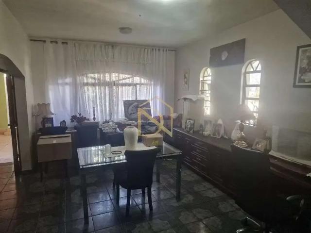 Casa / Sobrado para Venda em São José dos Campos/SP Vila Tesouro 4 Quartos