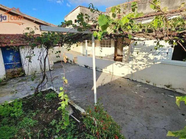 Casa / Sobrado para Venda em São José dos Campos/SP Vila Ester 4 Quartos