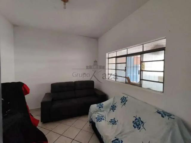Casa / Sobrado para Venda em São José dos Campos/SP Vila Ester 5 Quartos