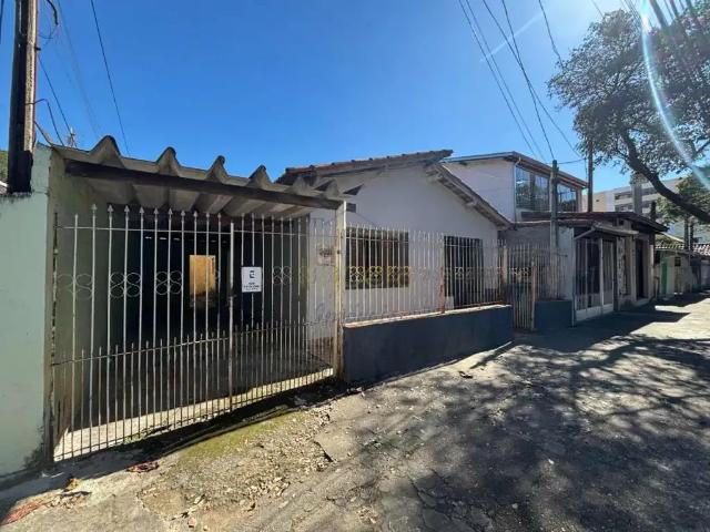Casa / Sobrado para Venda em São José dos Campos/SP Vila Industrial 3 Quartos