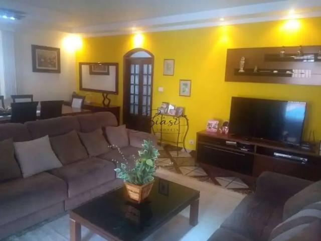 Casa / Sobrado para Venda em São José dos Campos/SP Vila Industrial 4 Quartos