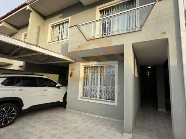 Casa / Sobrado para Venda em São José dos Pinhais/PR Aviação 3 Quartos