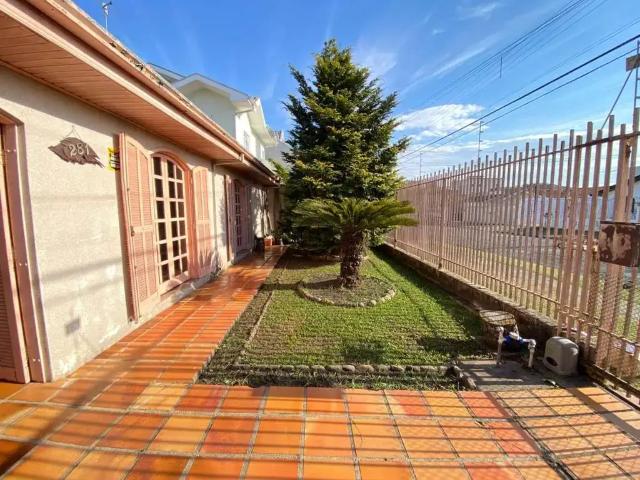 Casa / Sobrado para Venda em São José dos Pinhais/PR Afonso Pena 4 Quartos
