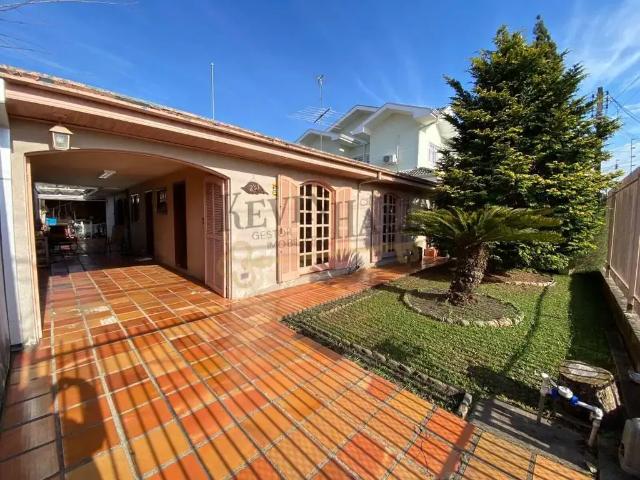 Casa / Sobrado para Venda em São José dos Pinhais/PR Afonso Pena 4 Quartos