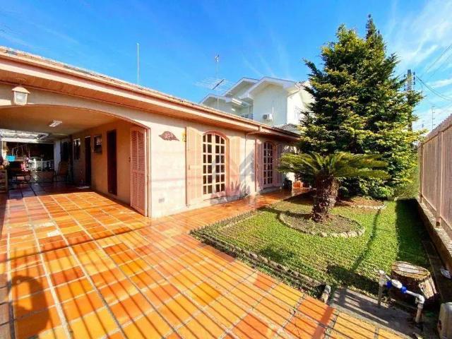 Casa / Sobrado para Venda em São José dos Pinhais/PR Afonso Pena 4 Quartos