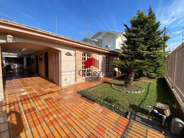 Casa / Sobrado para Venda em São José dos Pinhais/PR Afonso Pena 4 Quartos