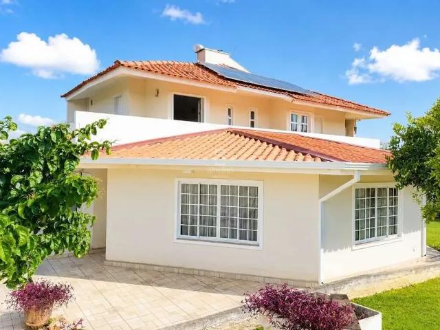 Casa / Sobrado para Venda em São José dos Pinhais/PR Aristocrata 3 Quartos