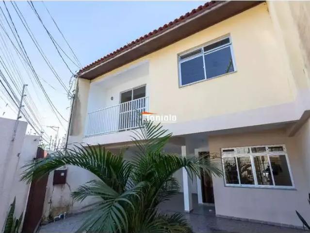 Casa / Sobrado para Venda em São José dos Pinhais/PR Aristocrata 3 Quartos