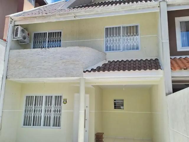 Casa / Sobrado para Venda em São José dos Pinhais/PR Aristocrata 3 Quartos