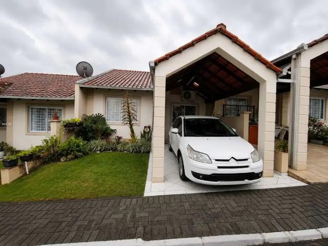 Casa / Sobrado para Venda em São José dos Pinhais/PR Bom Jesus 2 Quartos
