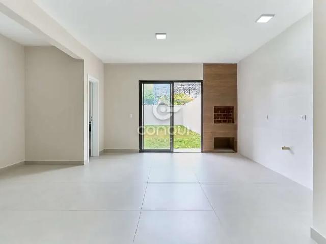 Casa / Sobrado para Venda em São José dos Pinhais/PR Bom Jesus 3 Quartos
