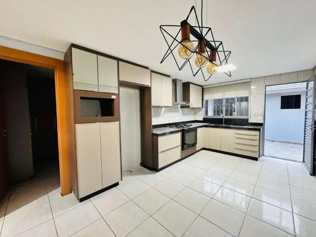 Casa / Sobrado para Venda em São José dos Pinhais/PR Bom Jesus 3 Quartos