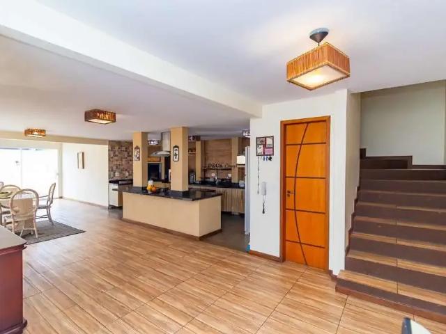 Casa / Sobrado para Venda em São José dos Pinhais/PR Braga 5 Quartos