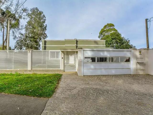 Casa / Sobrado para Venda em São José dos Pinhais/PR Centro 5 Quartos