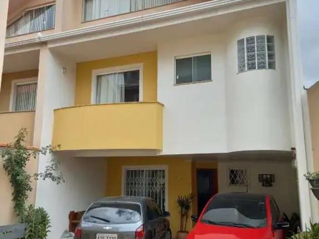 Casa / Sobrado para Venda em São José dos Pinhais/PR Centro 3 Quartos