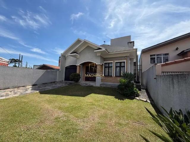Casa / Sobrado para Venda em São José dos Pinhais/PR Centro 3 Quartos