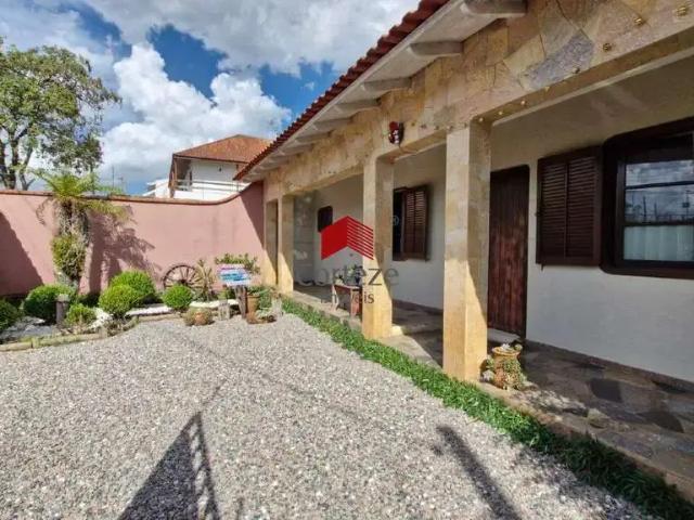 Casa / Sobrado para Venda em São José dos Pinhais/PR Itália 4 Quartos