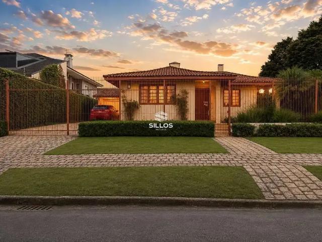 Casa / Sobrado para Venda em São José dos Pinhais/PR São Pedro 3 Quartos