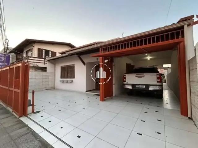 Casa / Sobrado para Venda em São José/SC Areias 4 Quartos