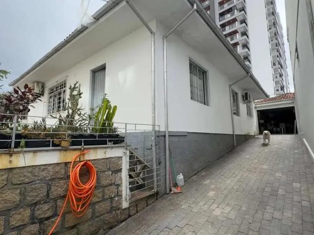 Casa / Sobrado para Venda em São José/SC Barreiros 4 Quartos