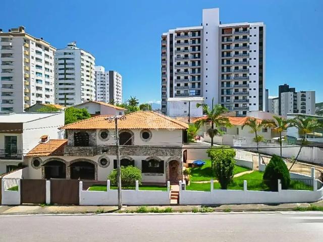 Casa / Sobrado para Venda em São José/SC Barreiros 4 Quartos