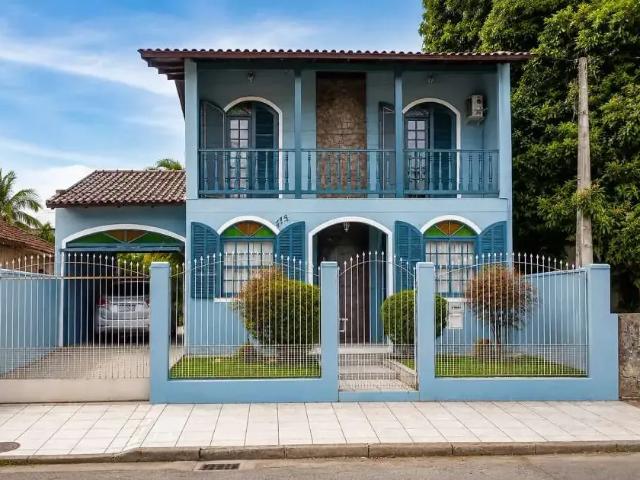 Casa / Sobrado para Venda em São José/SC Barreiros 4 Quartos
