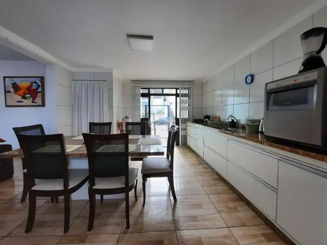 Casa / Sobrado para Venda em São José/SC Barreiros 4 Quartos