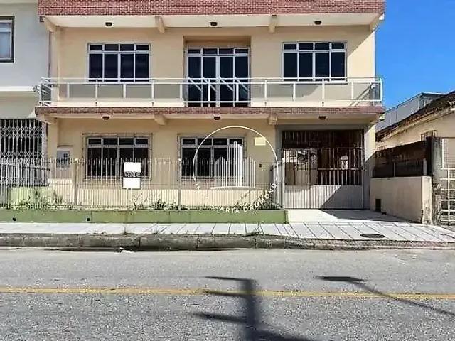 Casa / Sobrado para Venda em São José/SC Barreiros 5 Quartos