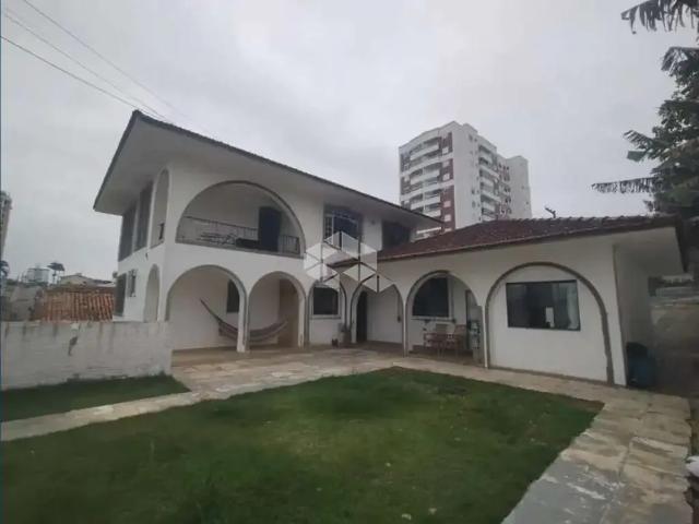 Casa / Sobrado para Venda em São José/SC Barreiros 5 Quartos