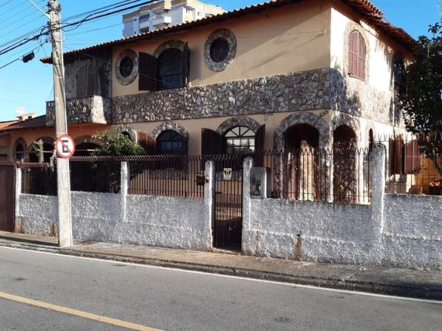 Casa / Sobrado para Venda em São José/SC Barreiros 5 Quartos
