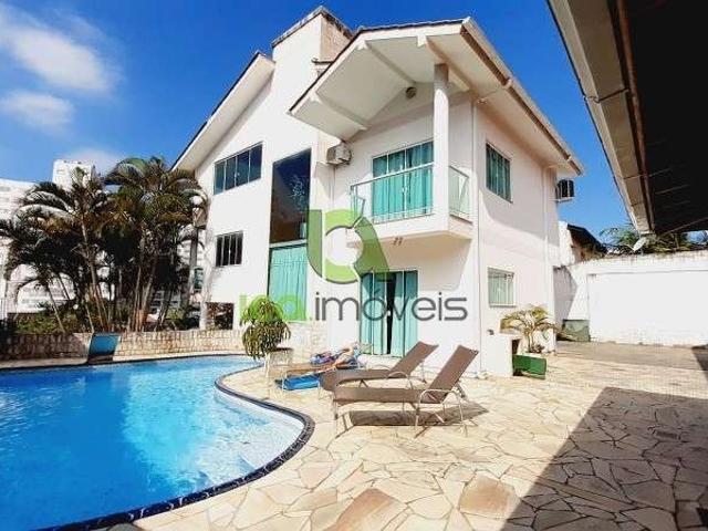 Casa / Sobrado para Venda em São José/SC Barreiros 5 Quartos