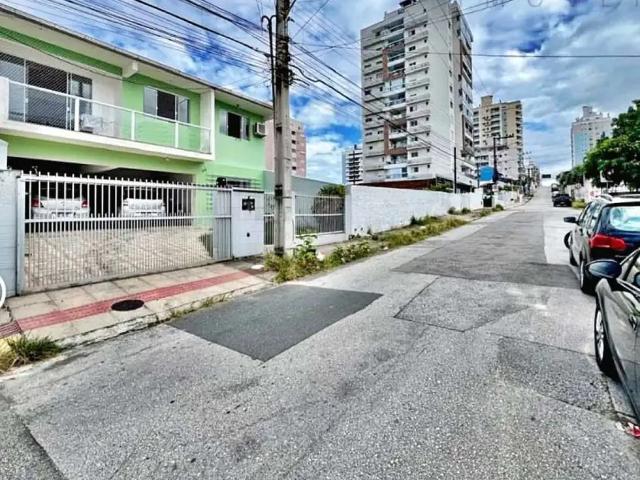 Casa / Sobrado para Venda em São José/SC Barreiros 5 Quartos